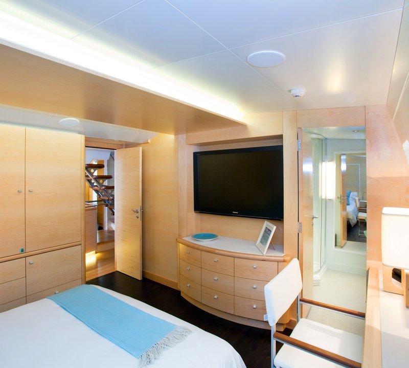 Yacht NECKER BELLE, Jmv Industries (Cmn Group) | CHARTERWORLD Luxury ...